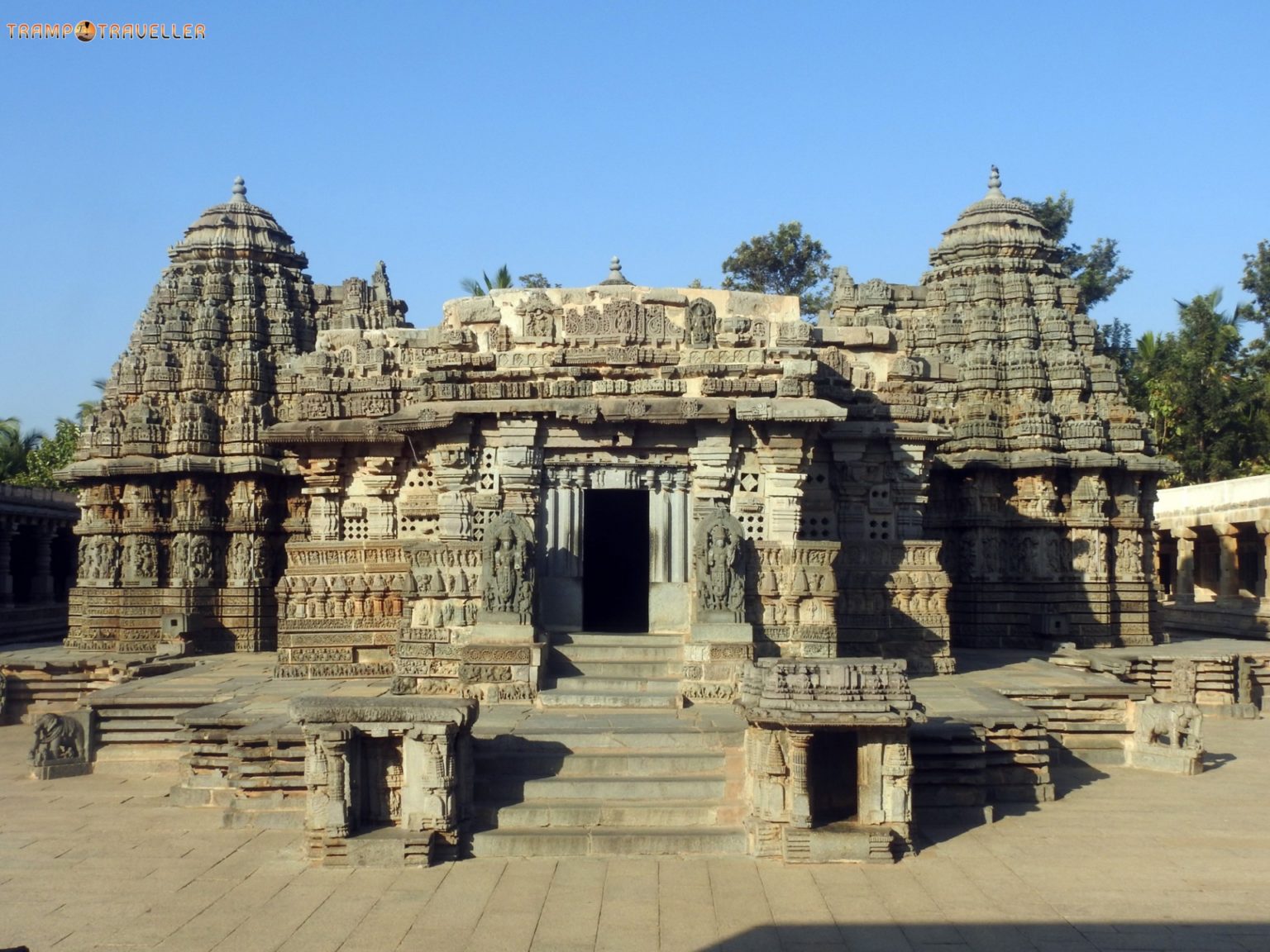 Malayalappuzha Devi Temple TrampTraveller